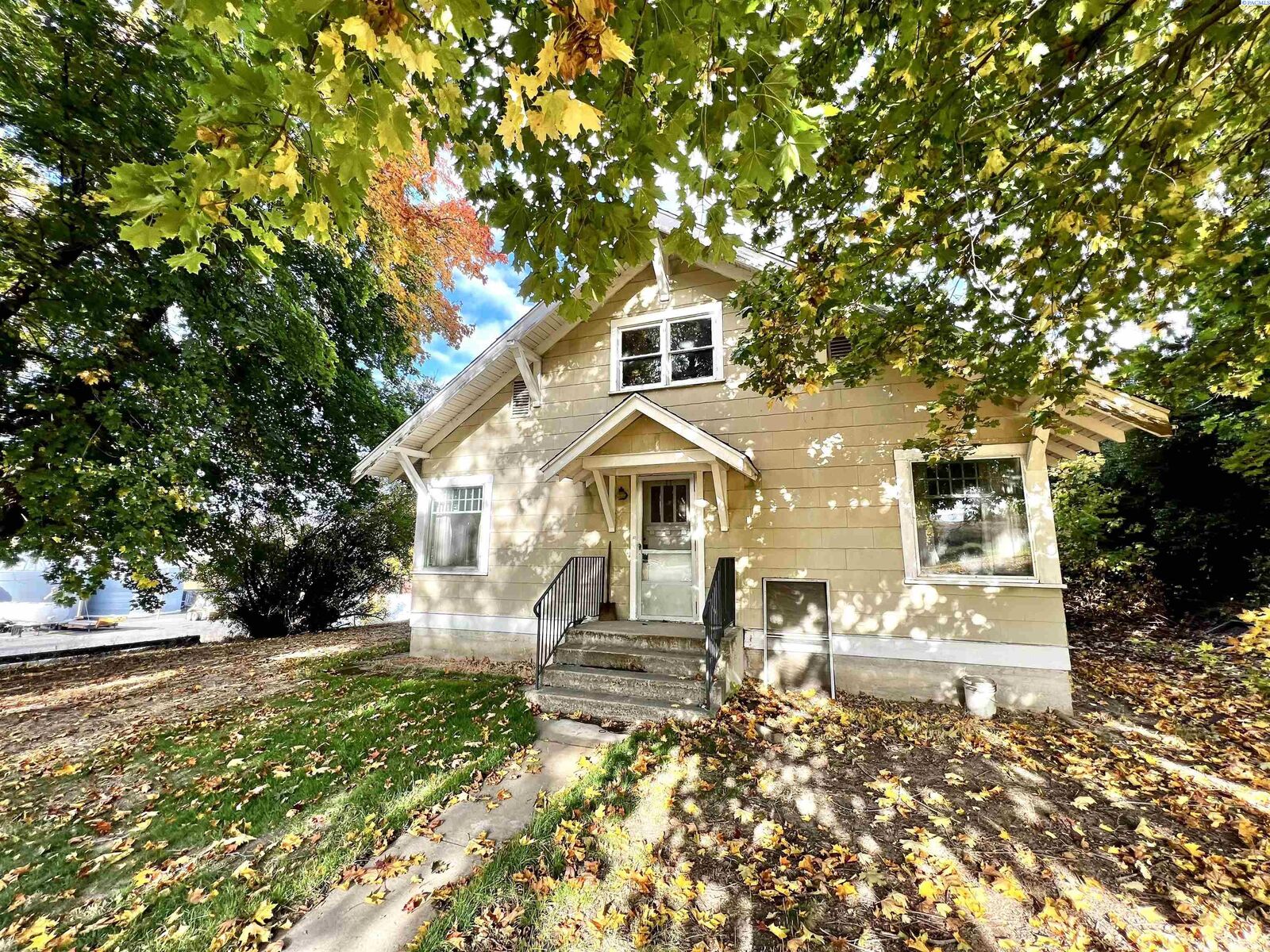 Home for sale in Thornton: 12 E 4th St, Thornton, WA 99176