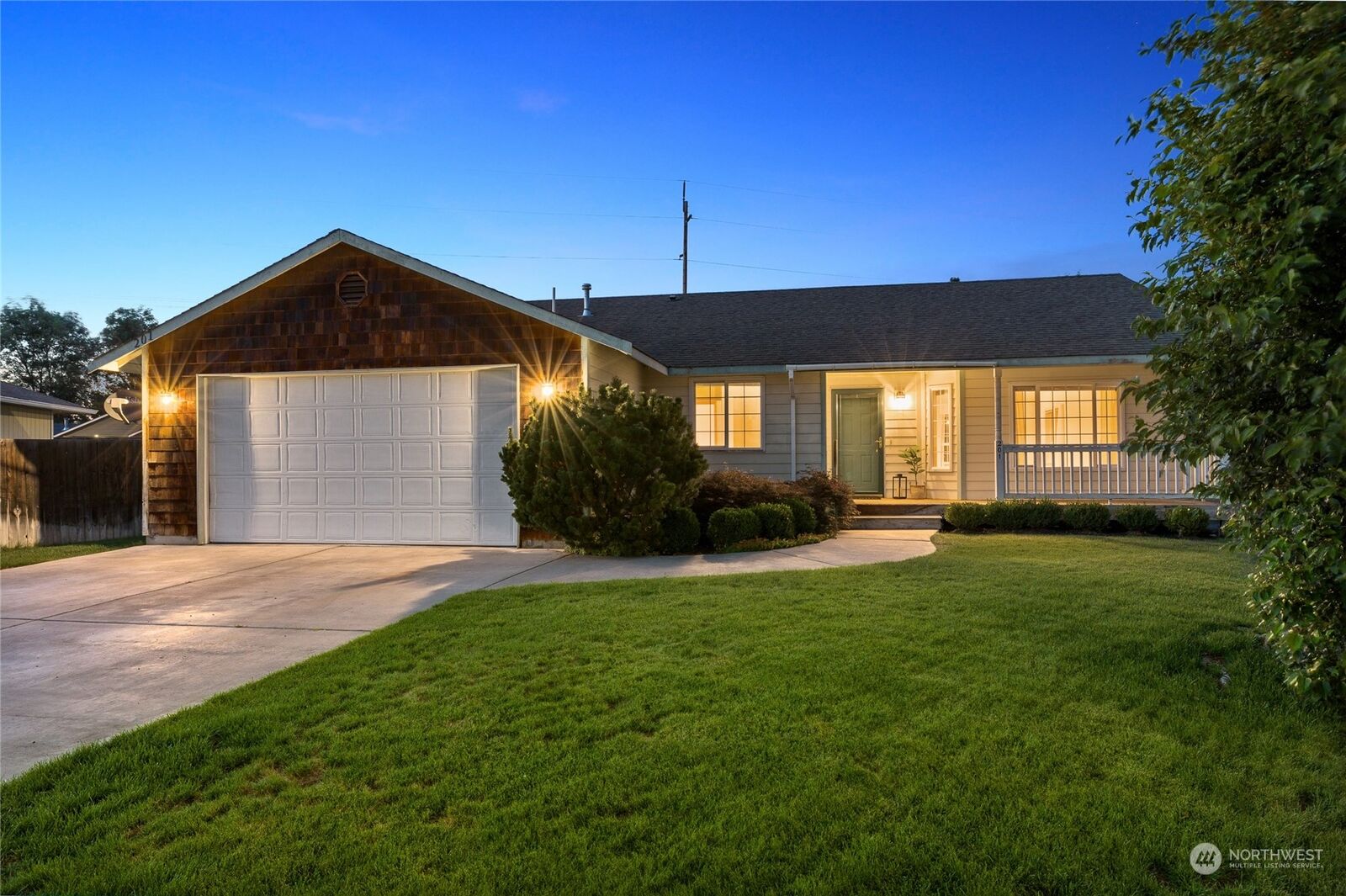 3 bed Ellensburg home for sale: 201 W Mount Adams Court, Ellensburg, WA ...