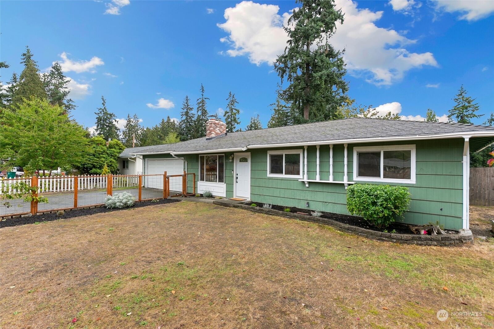 House for sale in Lynnwood: 20429 Cypress Way, Lynnwood, WA 98036