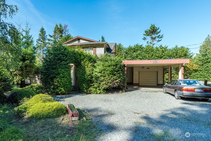 Home for sale in Coupeville: 1318 Halsey Drive, Coupeville, WA 98239