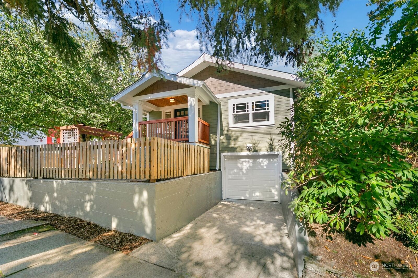 2 bed Seattle home for sale: 2402 E Spring Street, Seattle, WA 98122