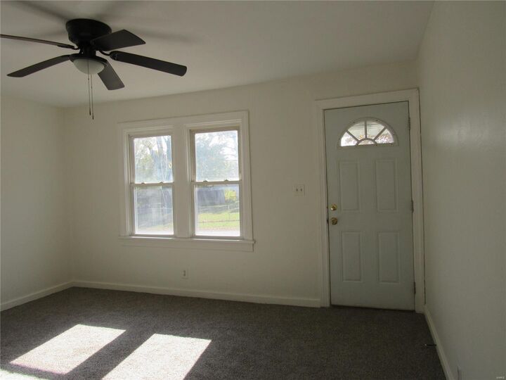 House for sale in Alton: 3416 Oak Drive, Alton, IL 62002