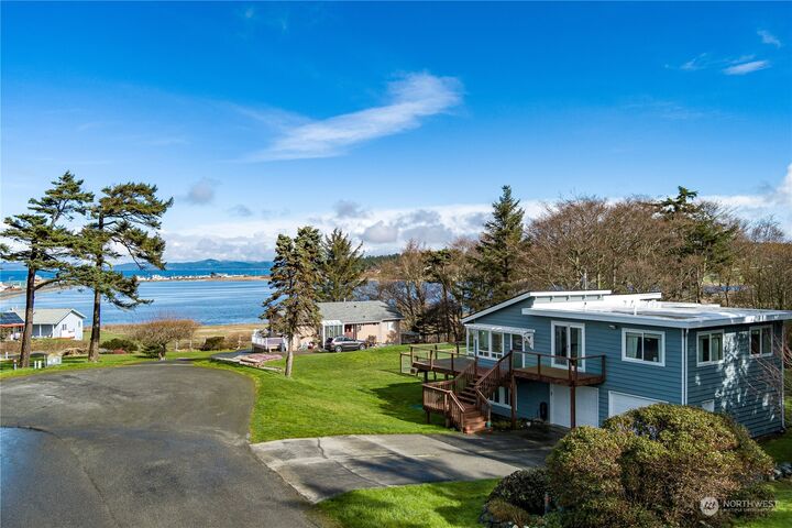 Home for sale in Oak Harbor: 2382 Happy Lane, Oak Harbor, WA 98277