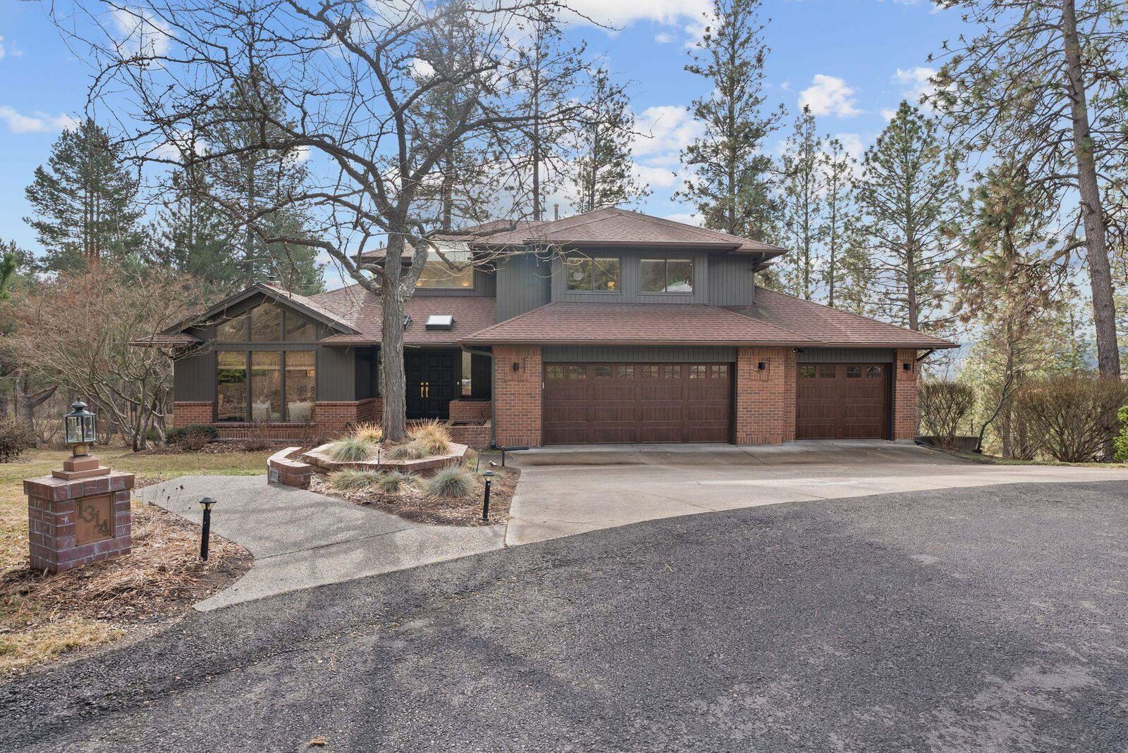 5 bed Spokane home for sale: 1314 E Susan Ln, Spokane, WA 99223
