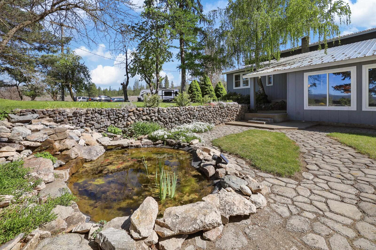 3 bed Ford home for sale: 28407 W Long Lake Rd, Ford, WA 99013