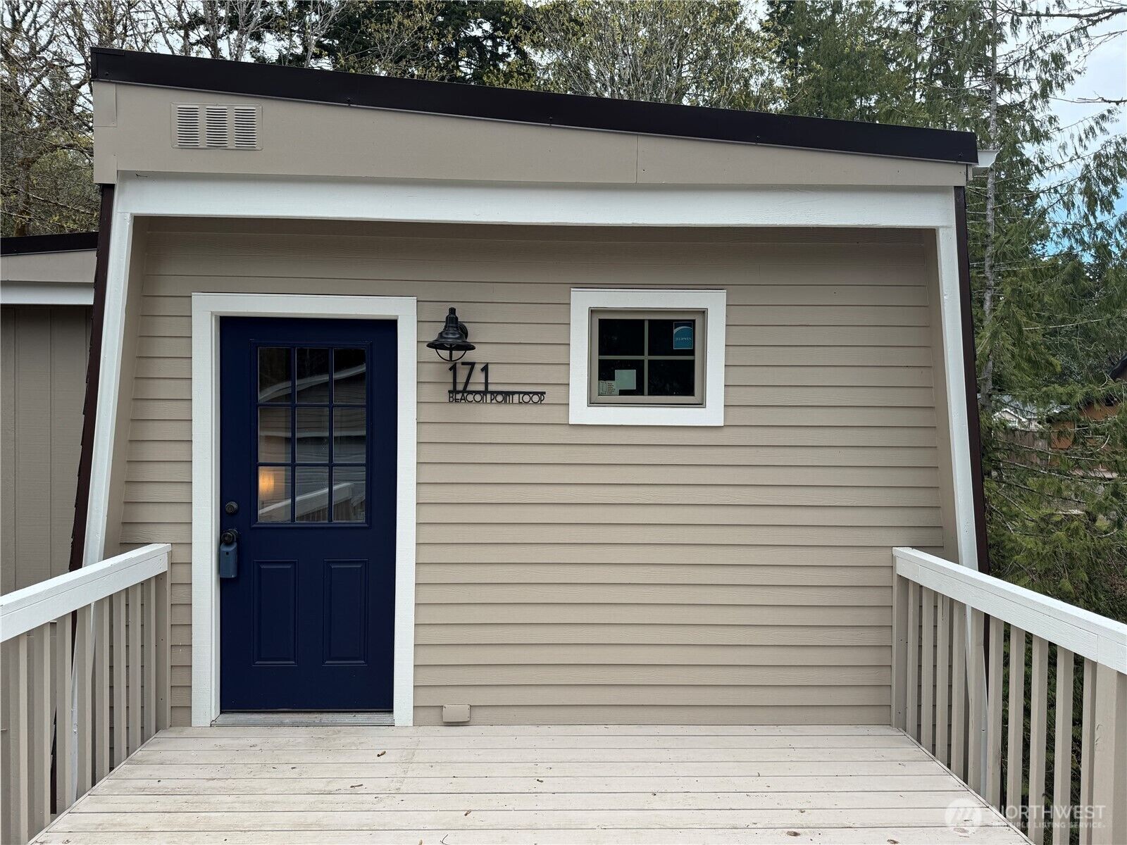 Home for sale in Lilliwaup: 171 N Beacon Point Loop S, Lilliwaup, WA 98555