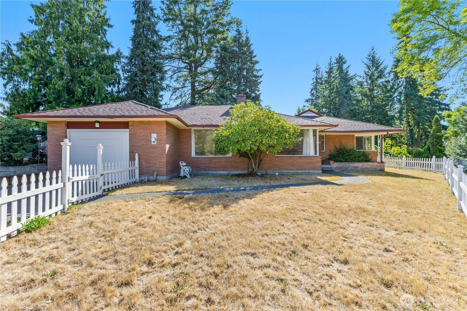 4 bed Seattle home for lease: 12752 Roosevelt Way NE, Seattle, WA 98125