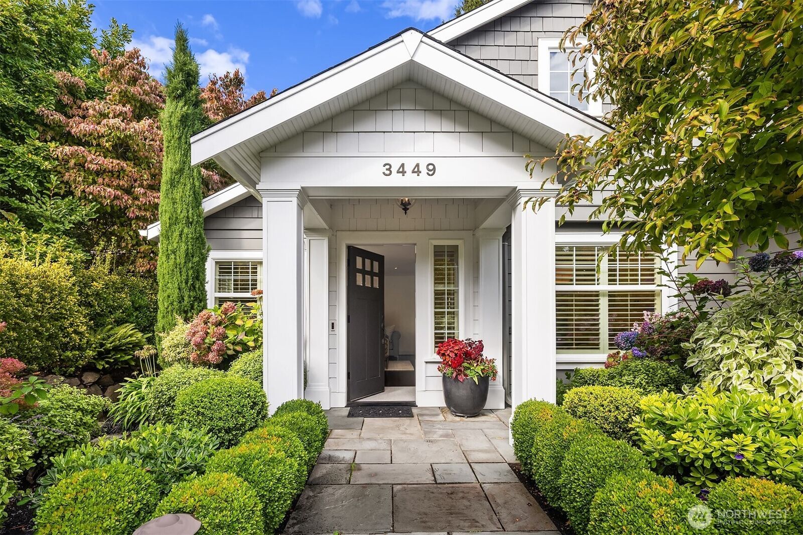 Home for sale in Seattle: 3449 Magnolia Boulevard W, Seattle, WA 98199