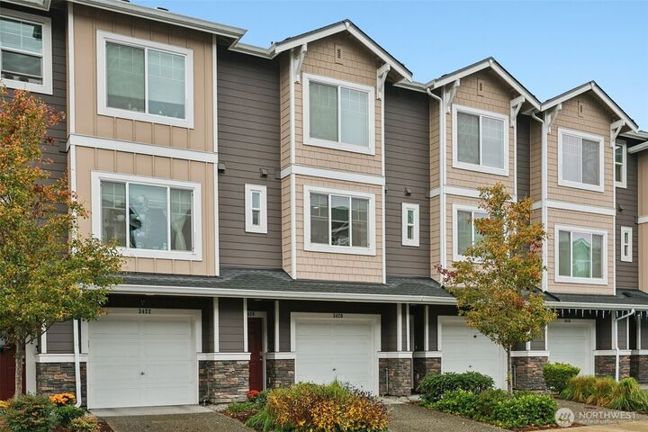 Home for sale in Everett: 3420 30th Drive, Everett, WA 98201