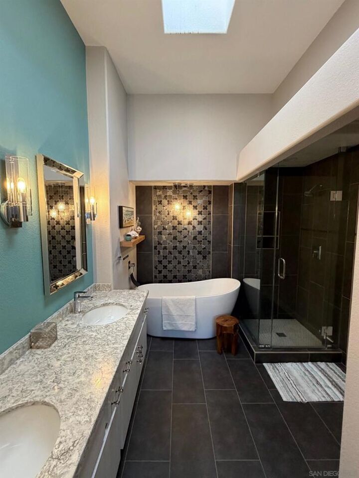 MLS#2600863SD: 8585 Via Mallorca 4, La Jolla, CA 92037